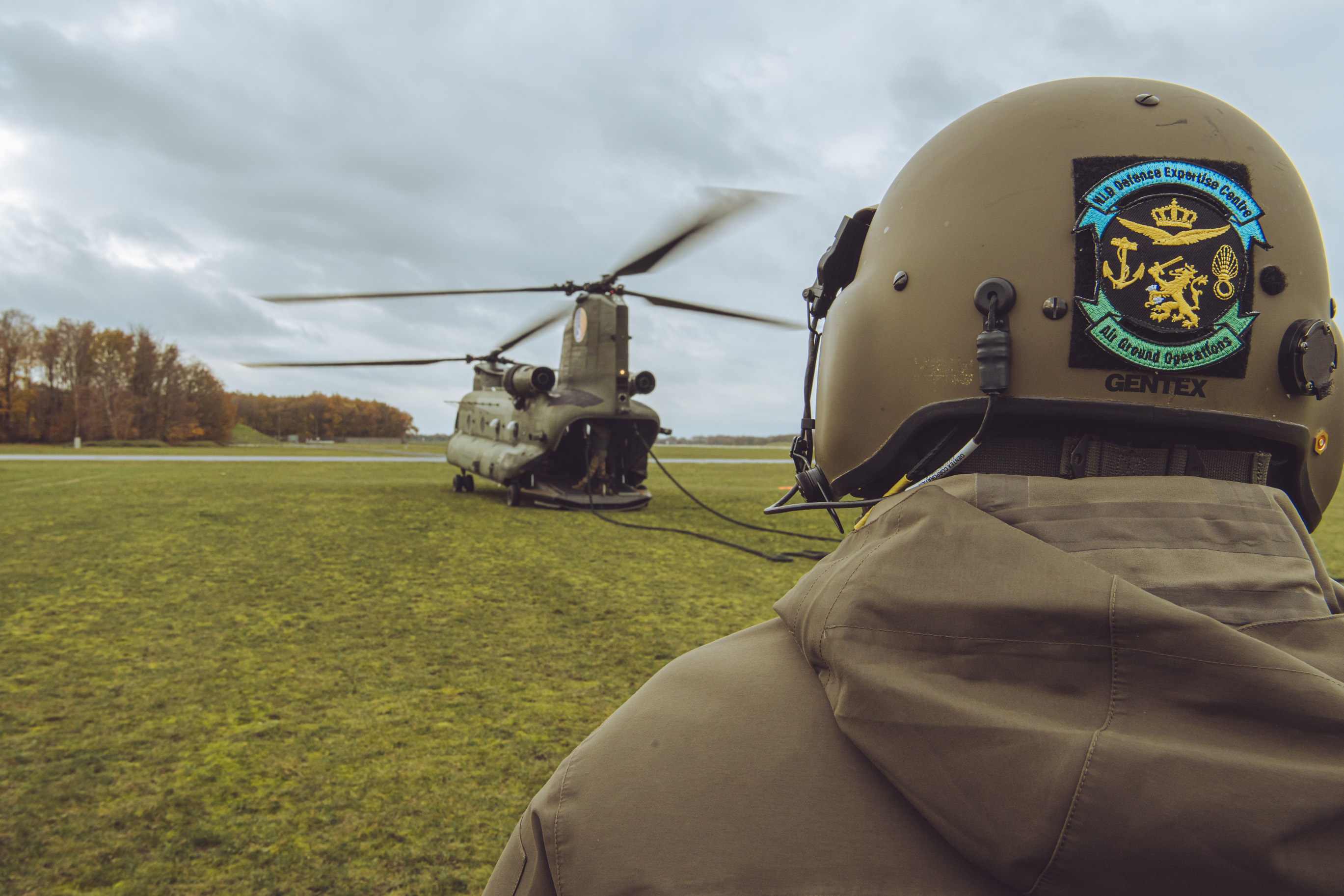 Fast-ropen met een rem | 03 | Defensiekrant