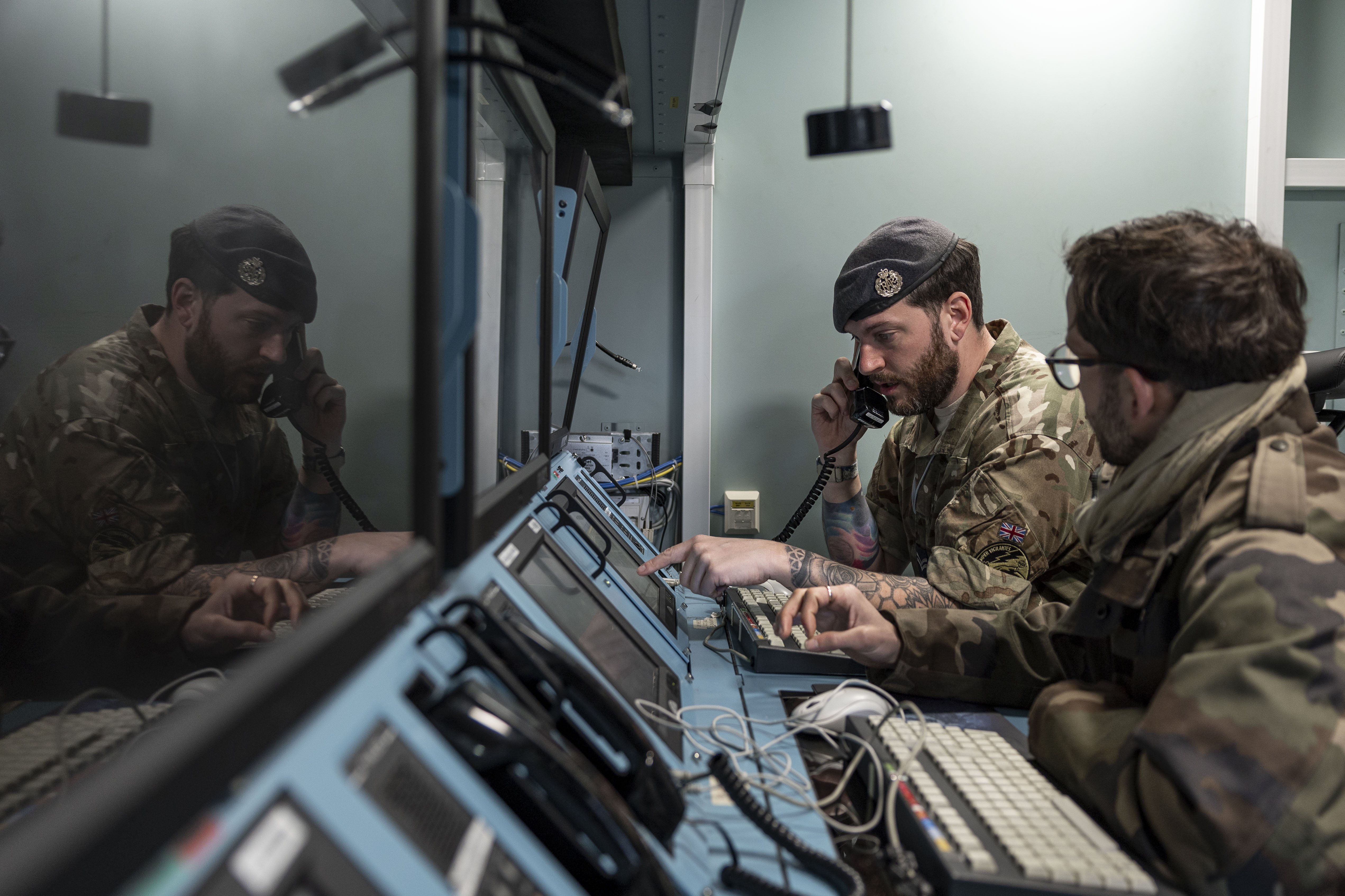 NAVO-radareenheid ontplooit op Nieuw Milligen | 04 | de Vliegende Hollander