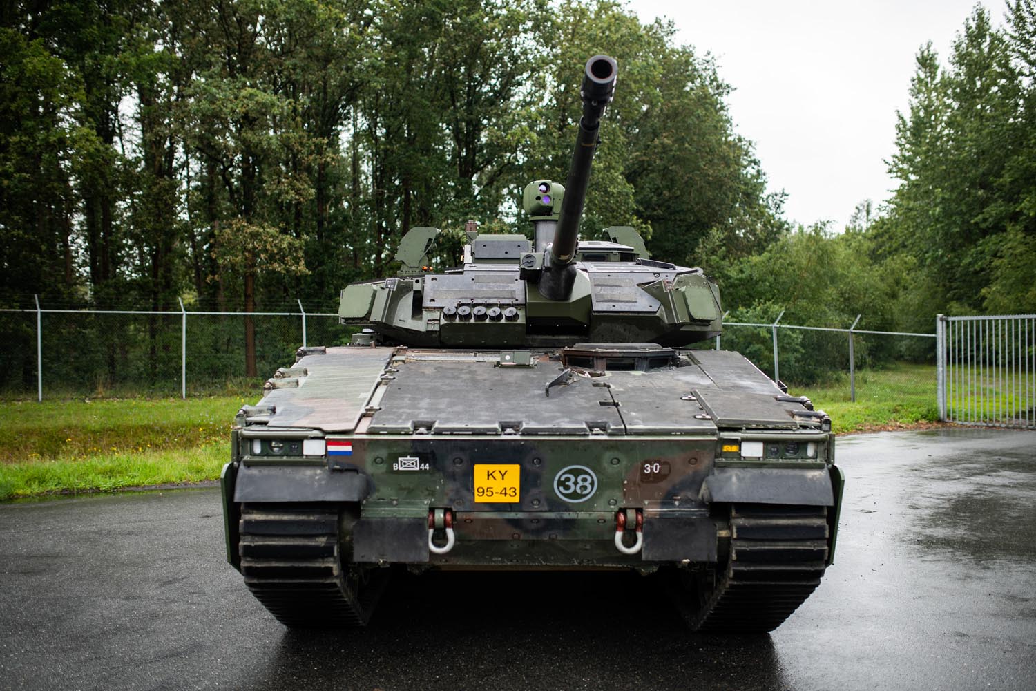 Vernieuwde CV90 maakt Nederlandse tour | Materieelgezien