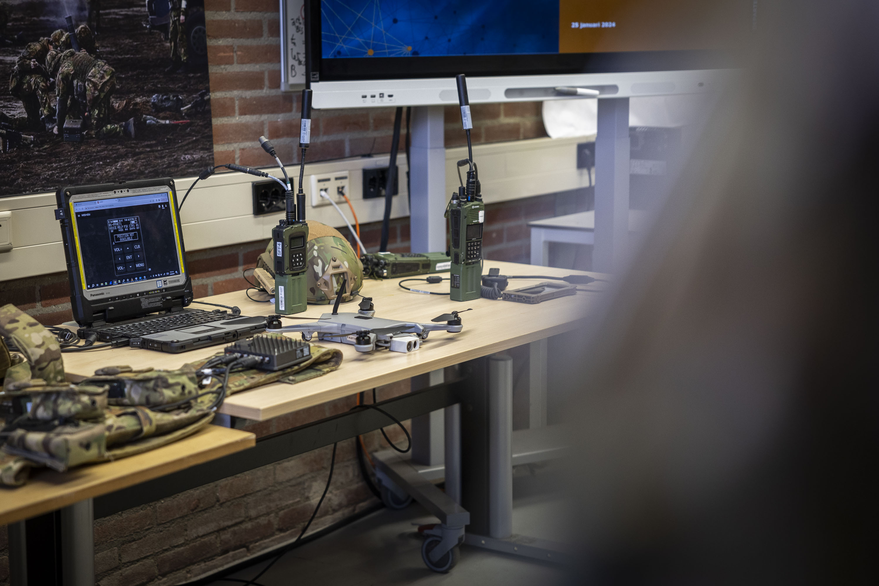 Nieuwe communicatiemiddelen voor speciale eenheden | Materieelgezien