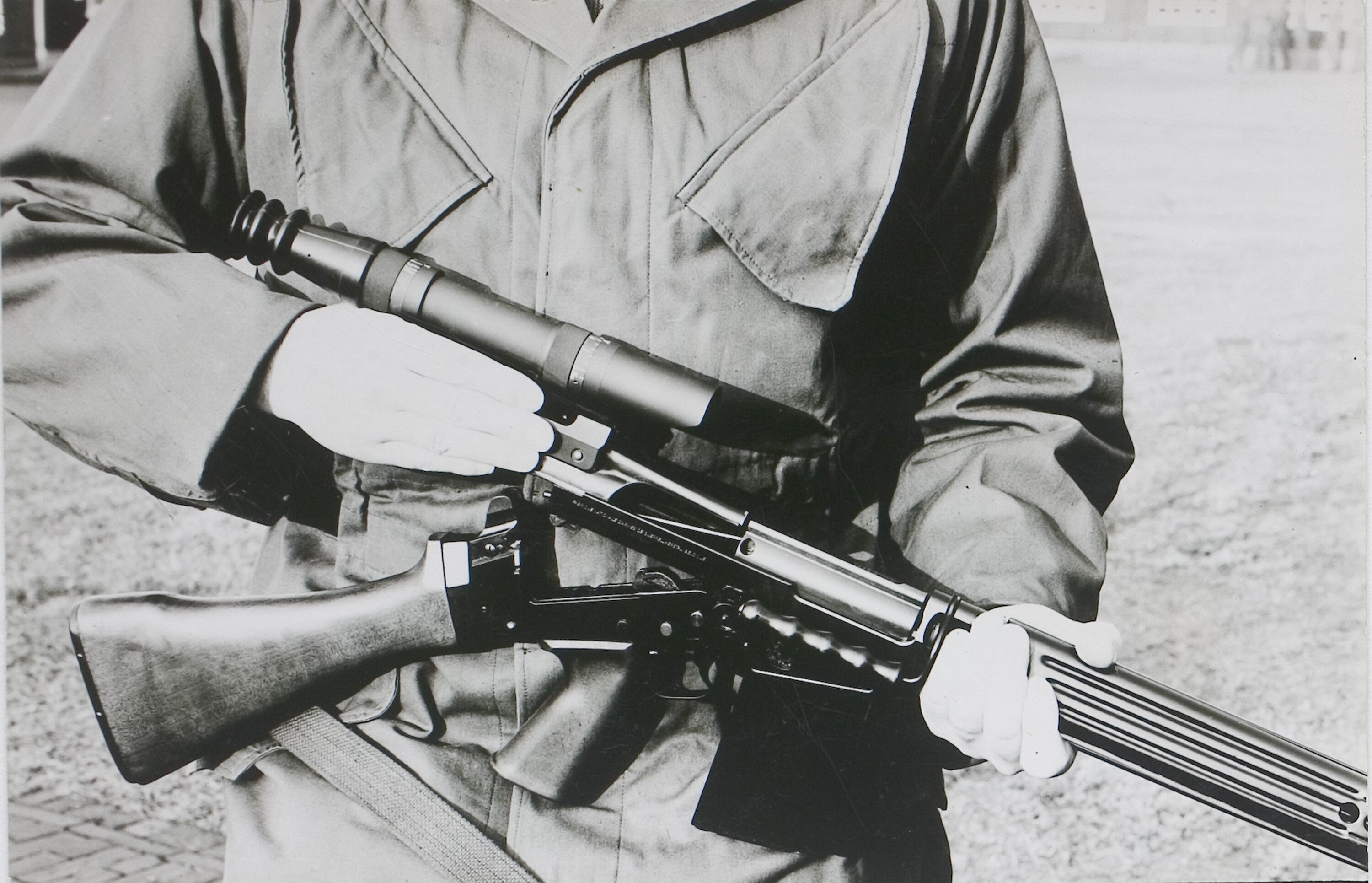 Materieel van toen: FAL, Uzi en Diemaco | Materieelgezien